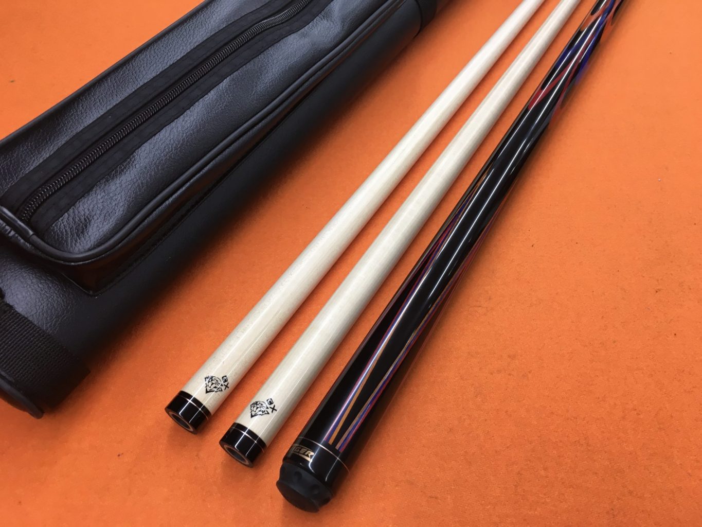 TIGER CAROM CUE BUTTERFLY BC-40 WITH TWO SHAFTS & CASE. - California ...